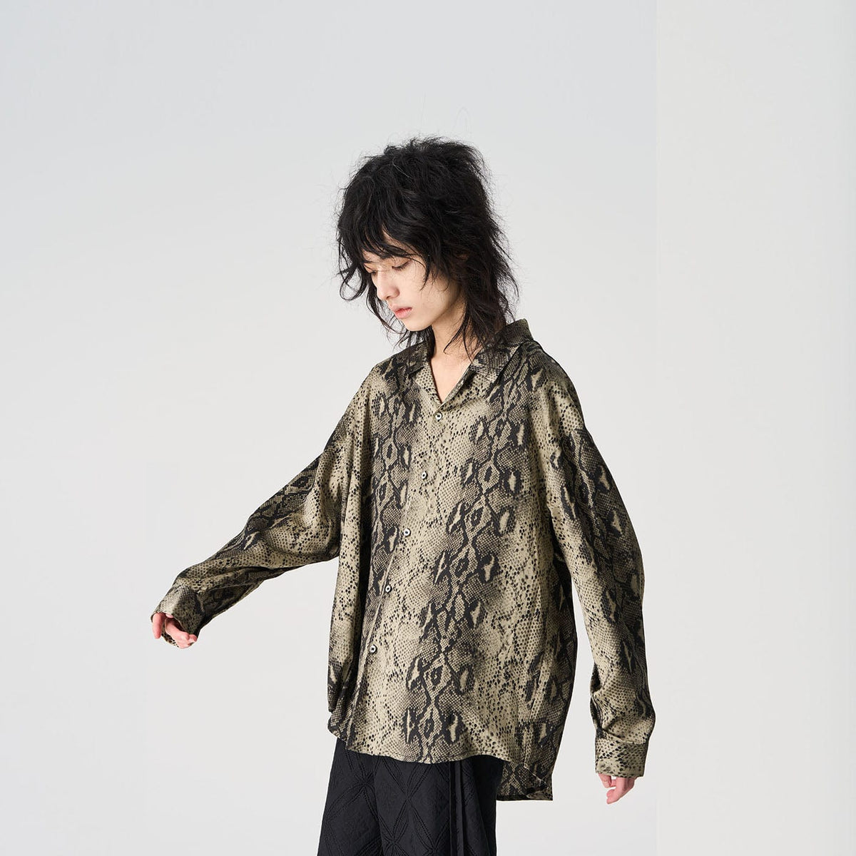 EPIC POETRY Dark Serpentine Shirt